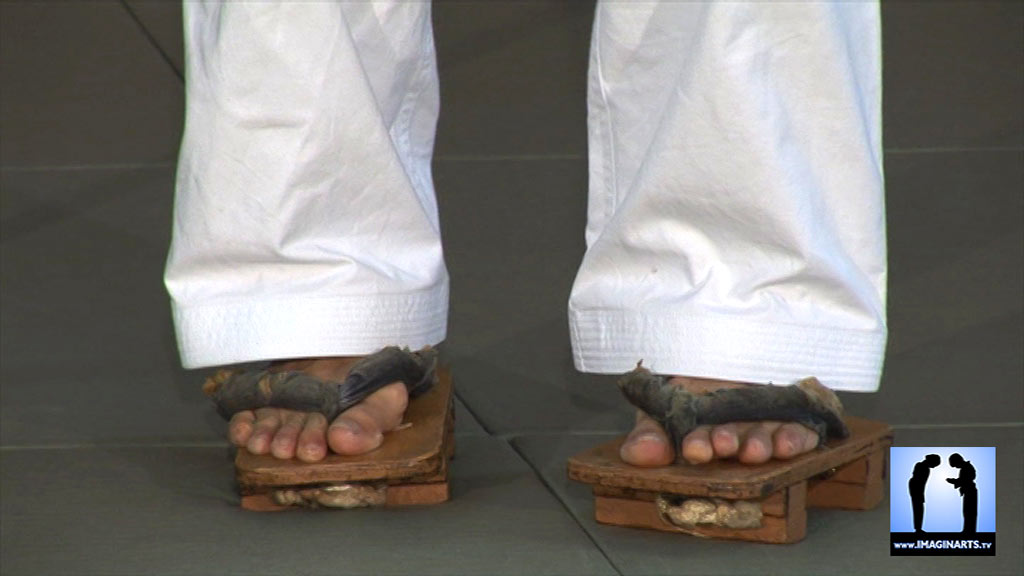 8 Outils du Karaté - Makiwara, Sunabukuro, Chichi... Vidéo